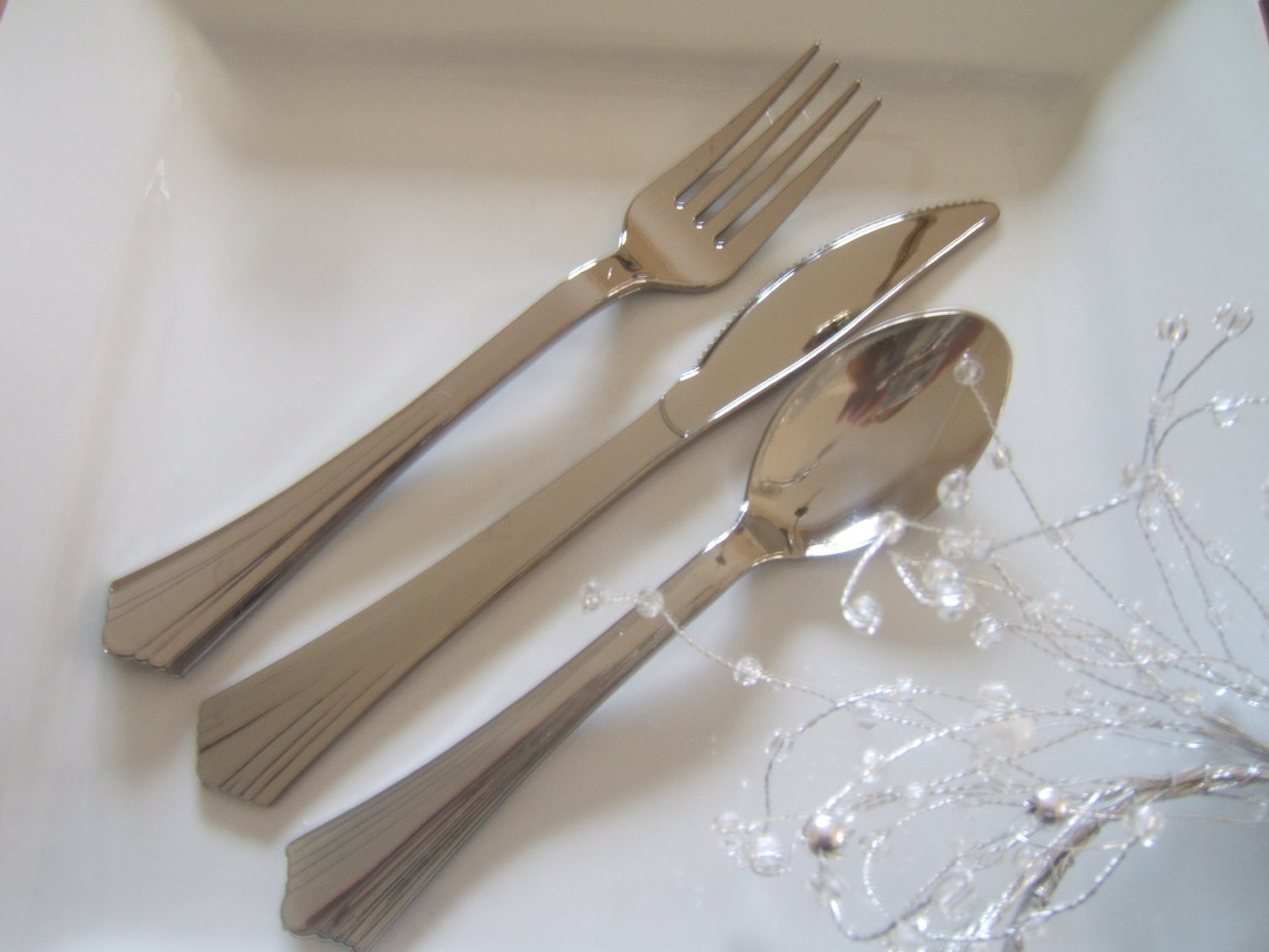 Posate in plastica: stile e versatilità, tante belle proposte ...