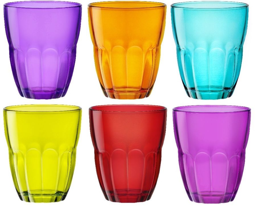 Bicchieri colorati, stile e allegria in tavola: modelli e prezzi